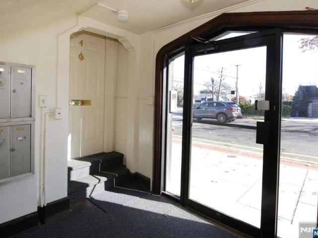54 56 Oak Street # 3