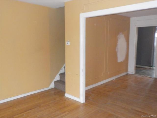 54 33 44th Street