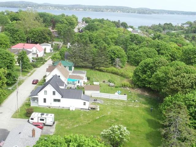 54 Third St, Eastport, ME 04631