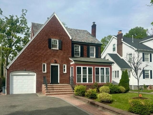 54 Warren Ct