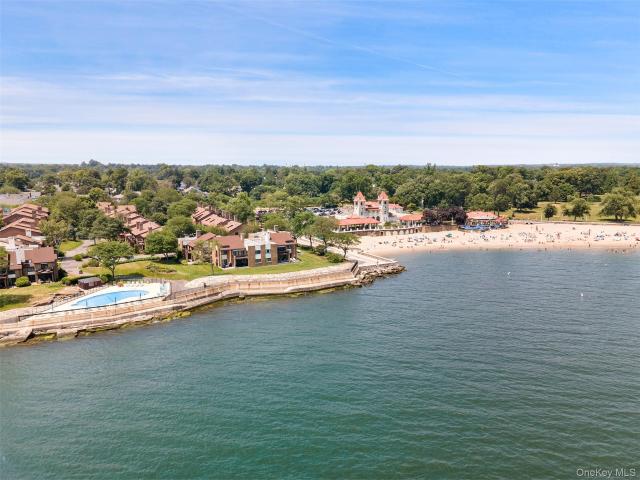 54 Waters Edge