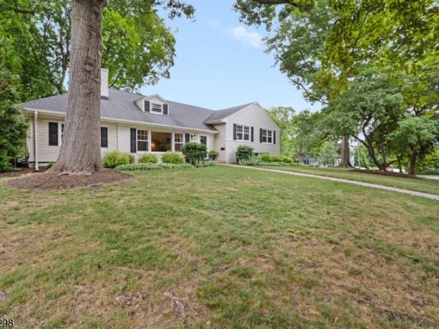 54 Winding Way