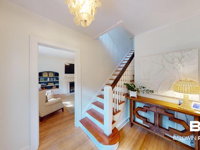 54 Williams Ct