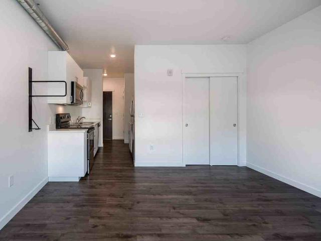 54 Woodstock Apartments~ Great Location ~Vibrant Neighborhood Studio Apartment for Rent at 5401 Se Woodstock Blvd, Portland, OR 97206 Woodstock