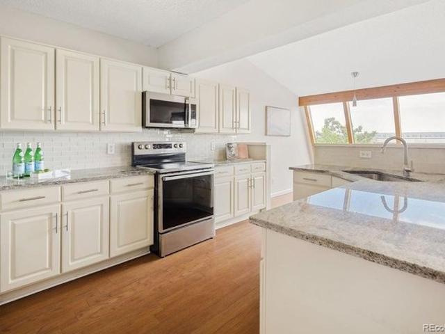 54 Wright Ct, Lakewood, CO 80228