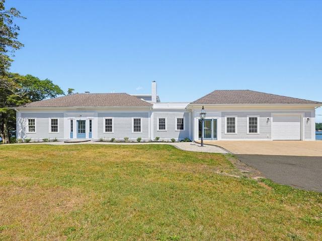 54 Arlington Dr