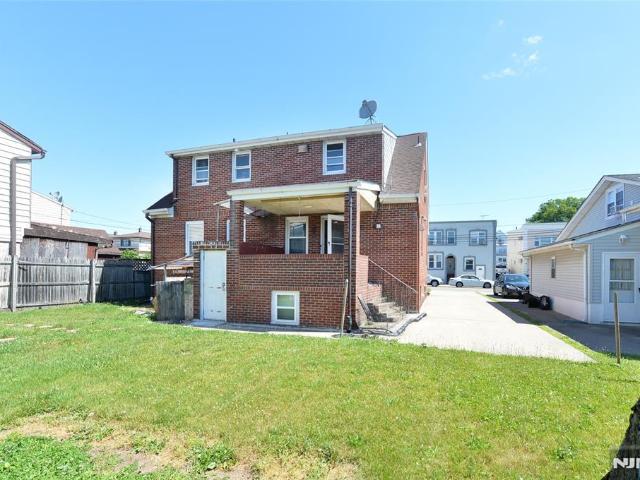 54 Avenue B