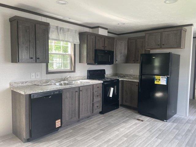 54 Bennington Dr, Berlin, VT 05602
