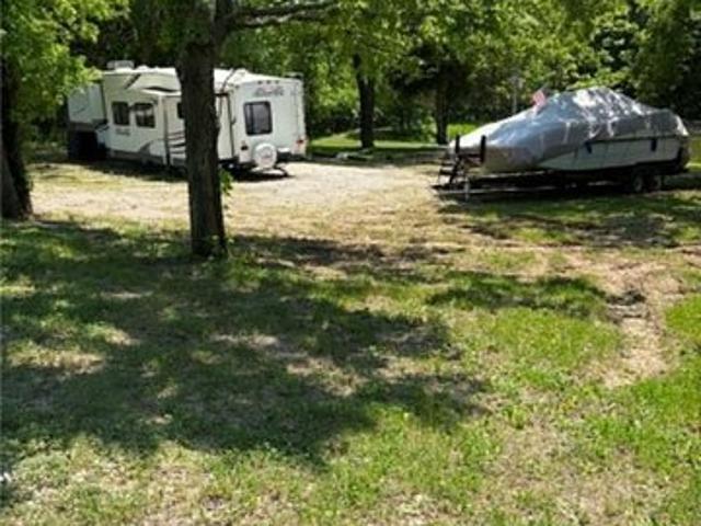 54 Bear Dr, Mound City, KS 66056