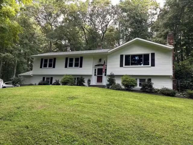 54 BEECHER DR, SOUTHBURY, CT 06488 Single Family Residence For.