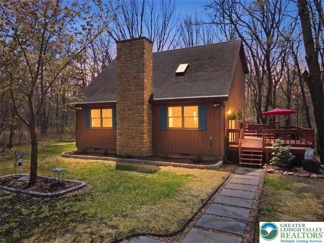 54 Berry Ln, Penn Forest Township, PA 18229