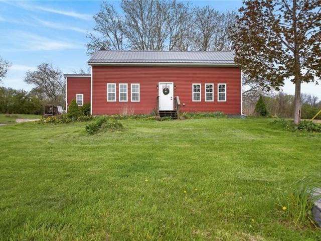 54 Bostwick Rd, Phelps, NY 14532