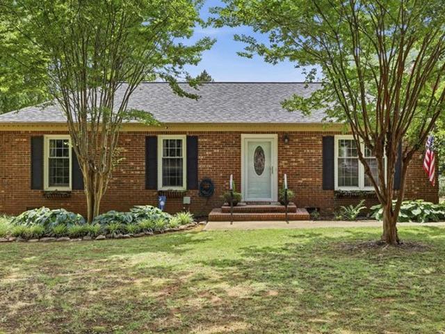 54 Blacks Dr, Greenville, SC 29615