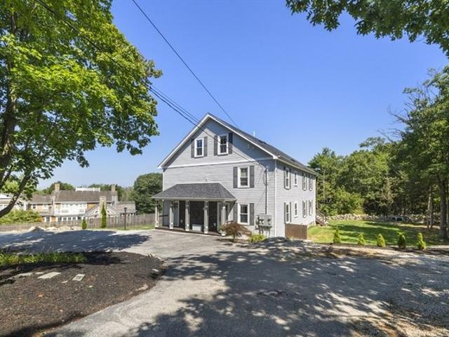 54 Canterbury St, Hingham, MA 02043