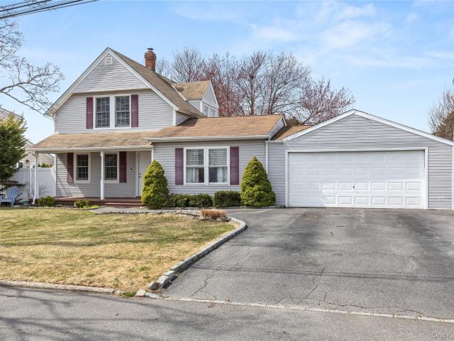 54 Christmas St, North Babylon, NY 11703 | Compass