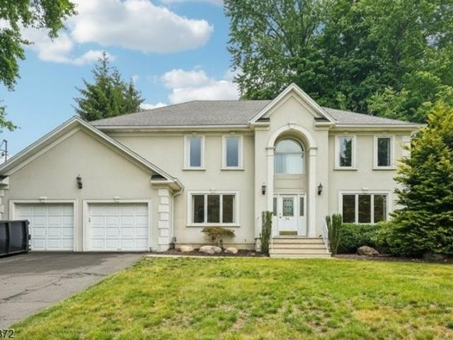 54 Church Ln, Wayne, NJ 07470