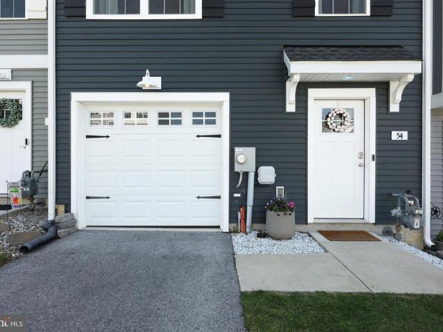 54 Coop Lane