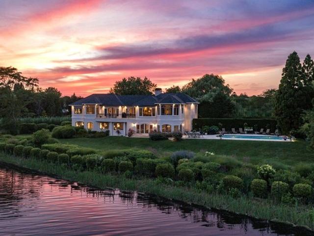 54 Cobb Isle Rd, Water Mill, NY 11976