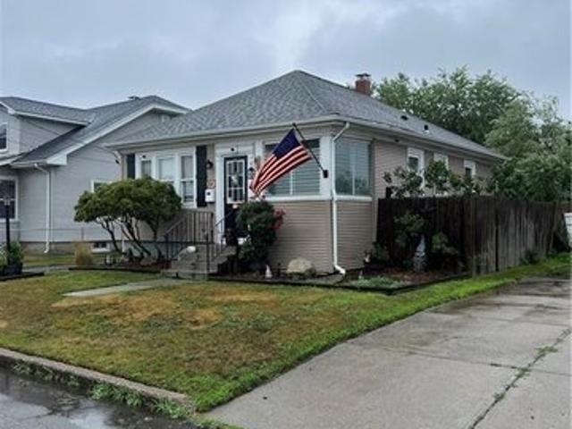 54 Clarner St, Pawtucket, RI 02861