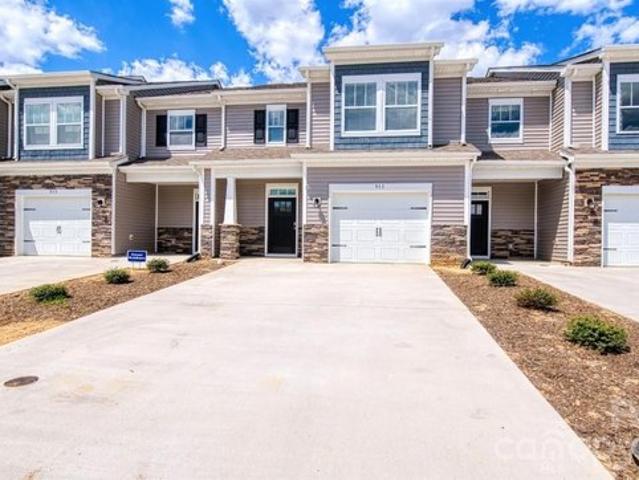 54 Creekview Rd, Hendersonville, NC 28792
