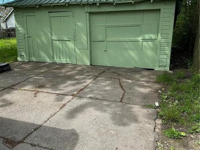 54 Decker Street