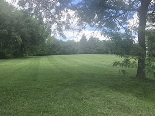 54 Deer Point Dr, Hawthorn Woods, IL 60047