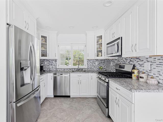 54 Dix Woods Drive