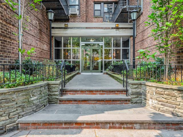 54 E 8TH Street 3L