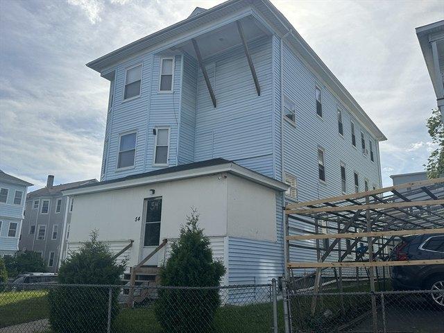 54 Freeland St, Worcester, MA 01603