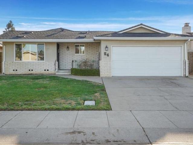 54 Garden Dr, Lodi, CA 95242