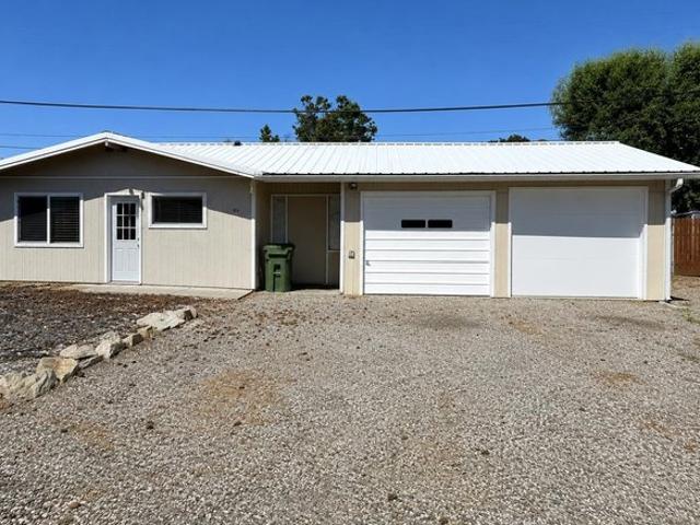 54 Goodfellow Ave, Electric City, WA 99123