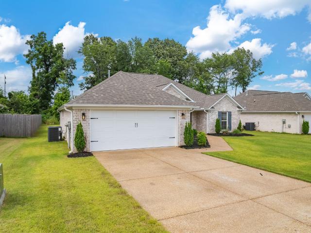 54 Golden Brooke Dr