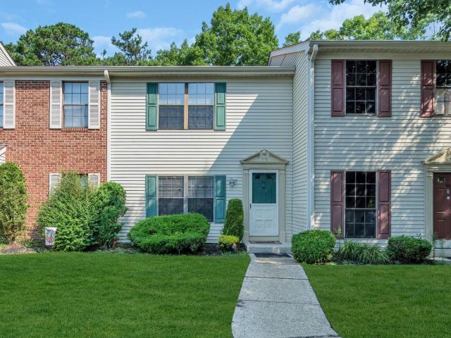 54 Greenwich Dr