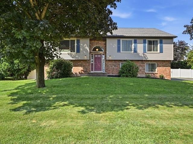 54 Hampden Ln, Agawam, MA 01001