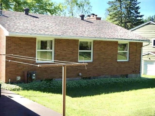 54 Hays Cir, Silver Bay, MN 55614
