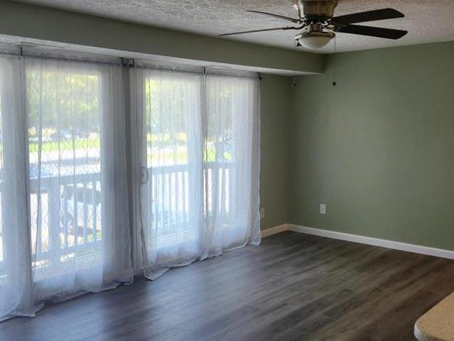 54 Kenwood Dr