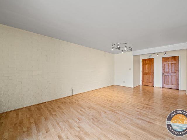 54 Lausanne Ct, Unit 05