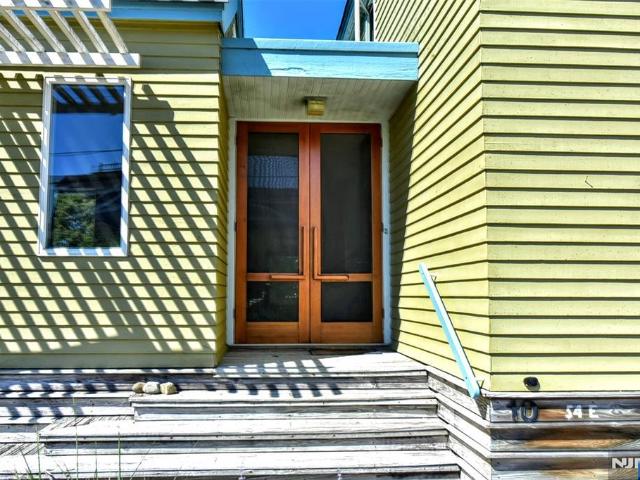 54 Long Beach Boulevard