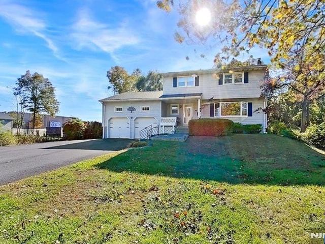54 Mapledale Ave, Roxbury Township, NJ 07876