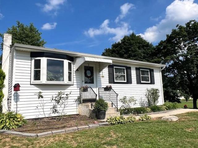 54 Morningside Rd, Elverson, PA 19520
