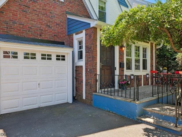 54 Mountain Ave