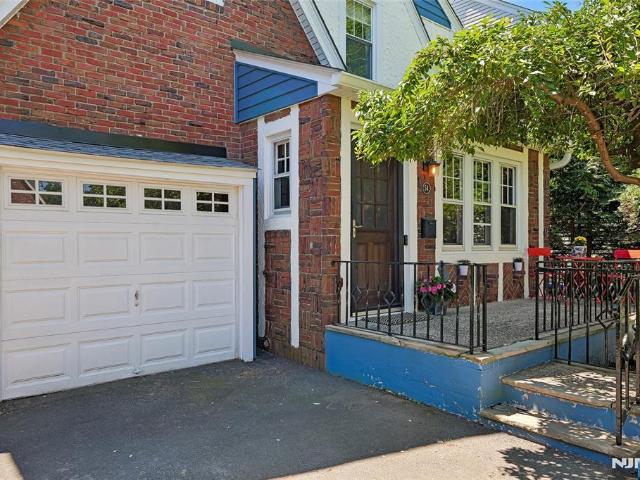 54 Mountain Avenue