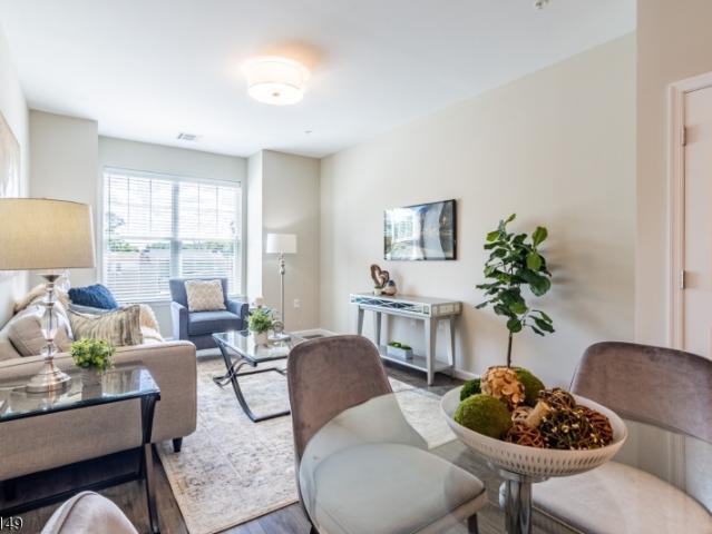 54 N Main St # 402