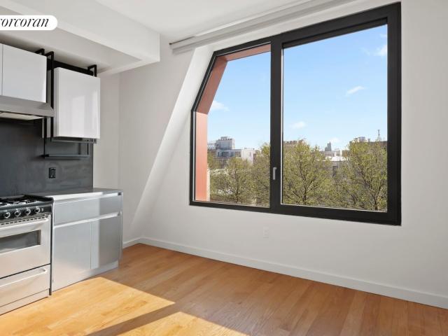 54 NOLL Street 432