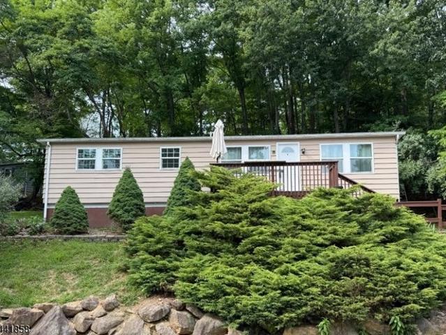 54 Northwood Dr, High Bridge, NJ 08829