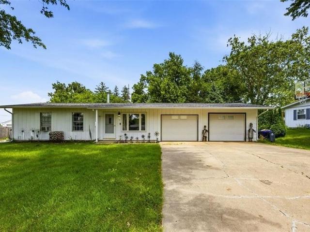 54 Oklahoma Ave SW, Cedar Rapids, IA 52404