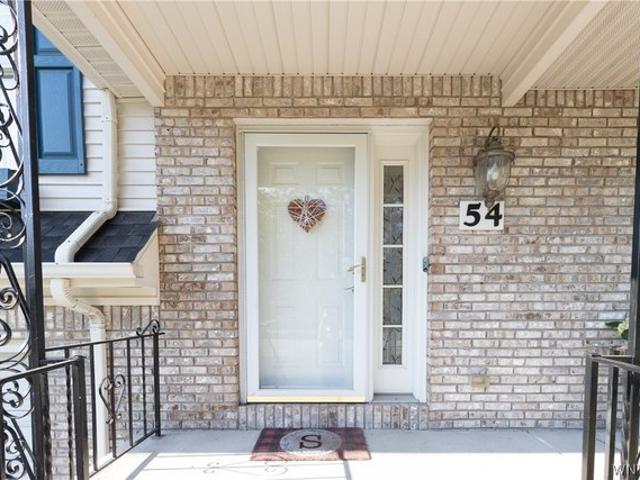 54 Park Lane Ct, Buffalo, NY 14221