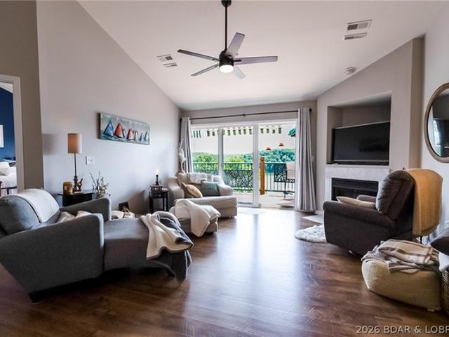 54 Park Pool Dr Unit 4A, Kaiser, MO 65047