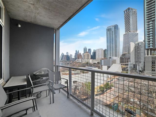54 Rainey St 1018, Austin, TX