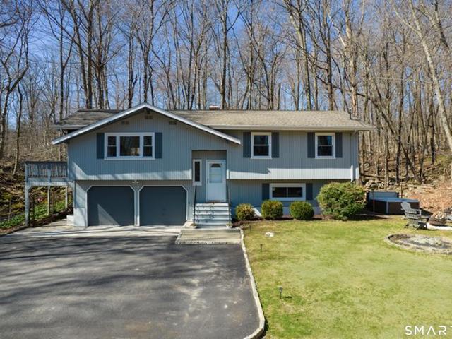 54 Rita Dr, New Fairfield, CT 06812